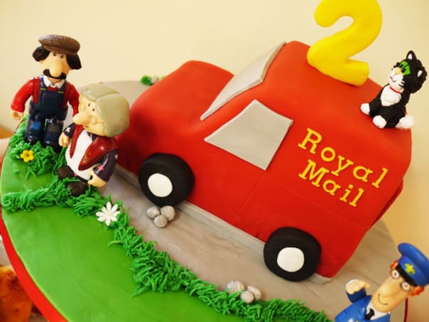 How to Make a Postman Pat Van Cake