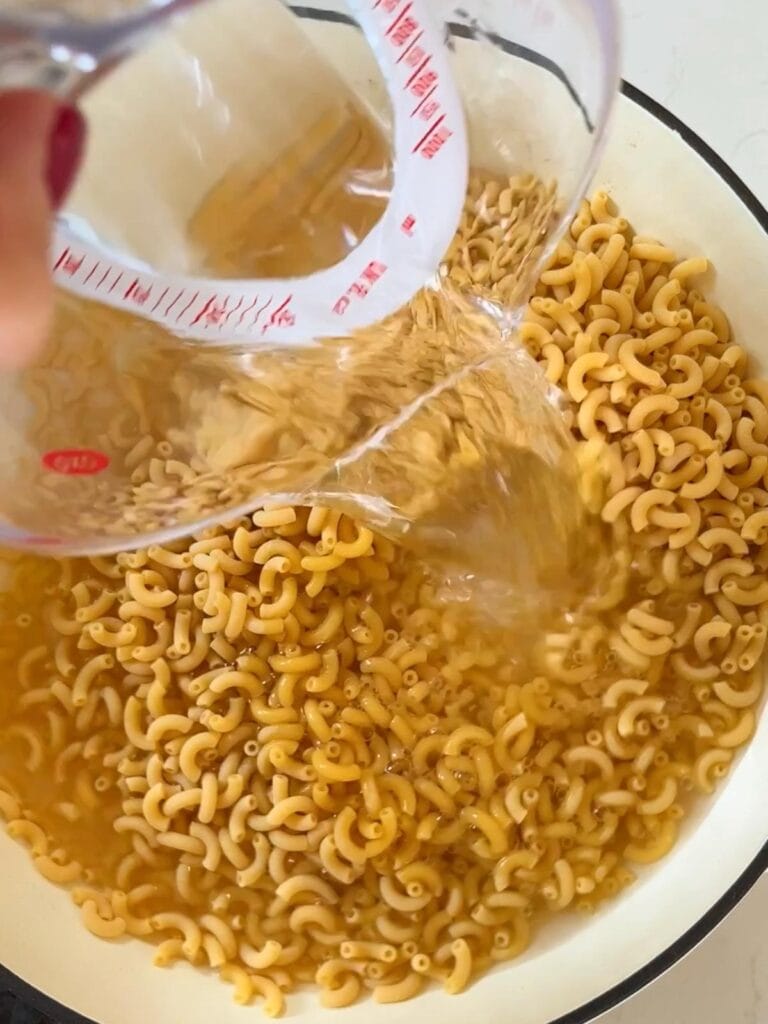 Easy Macaroni Cheese {One Pan}