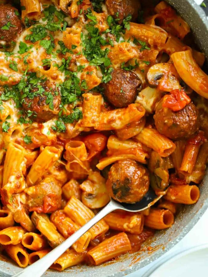 Meatball Pasta Bake {30 Minute Meal}