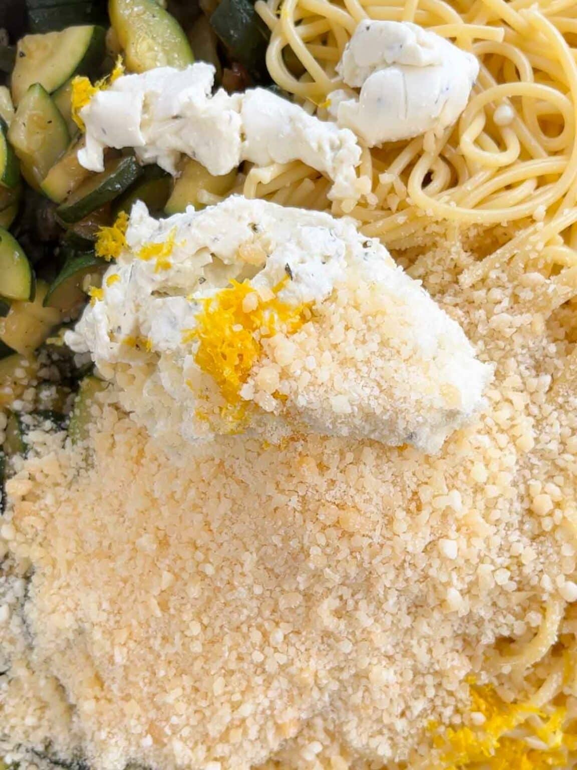 Creamy Courgette Pasta {20 Minute Meal}