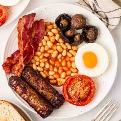 Full English Breakfast {Easy Recipe!}