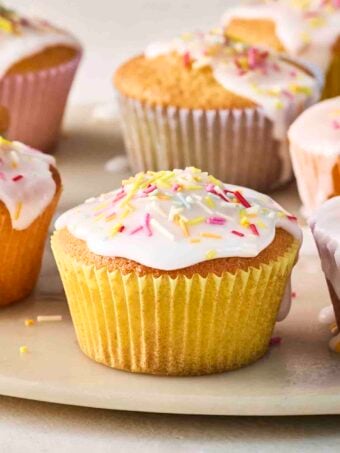Fairy Cakes {Easy One Bowl Recipe}