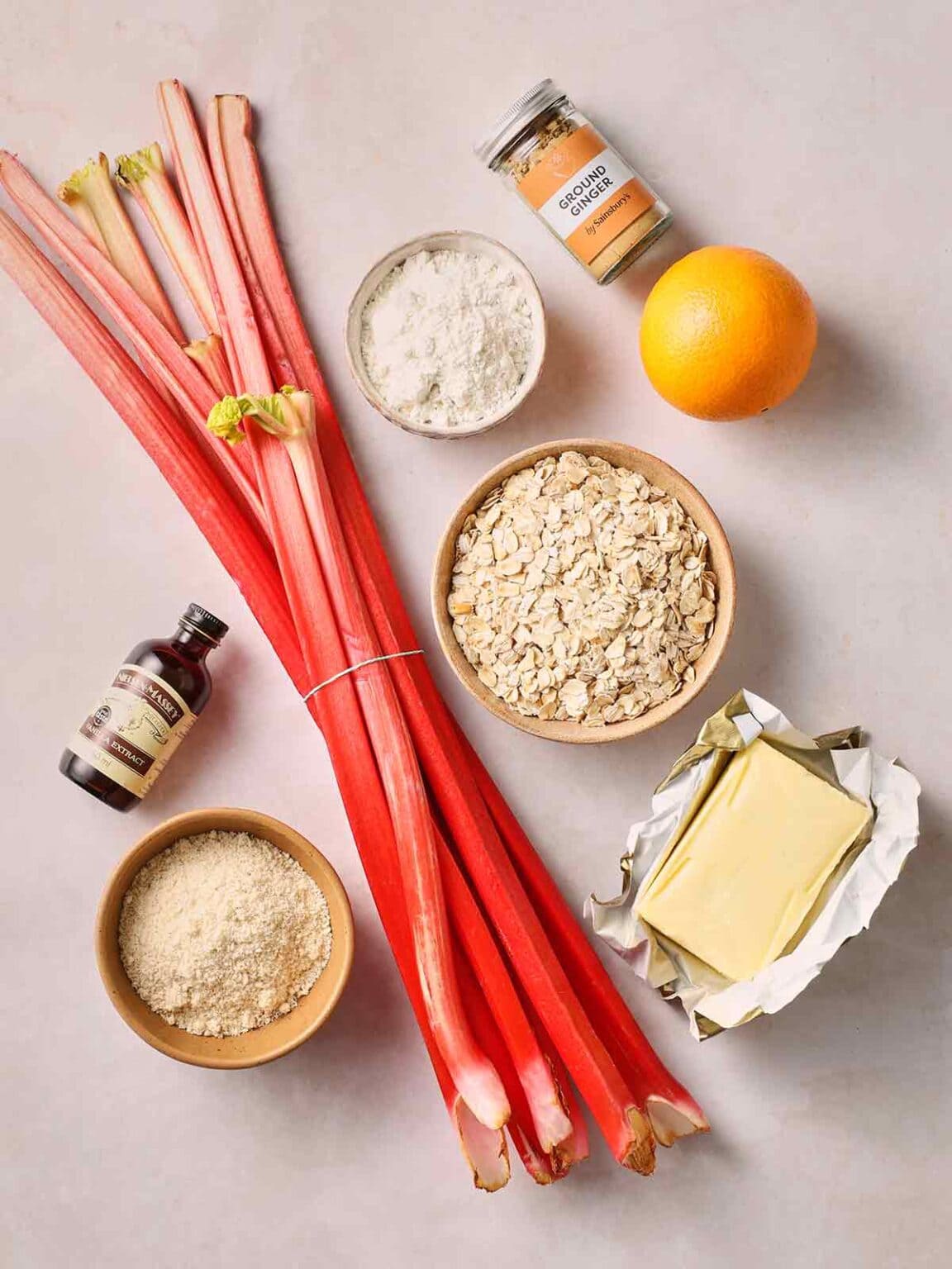 Rhubarb Crumble {Easy Recipe}